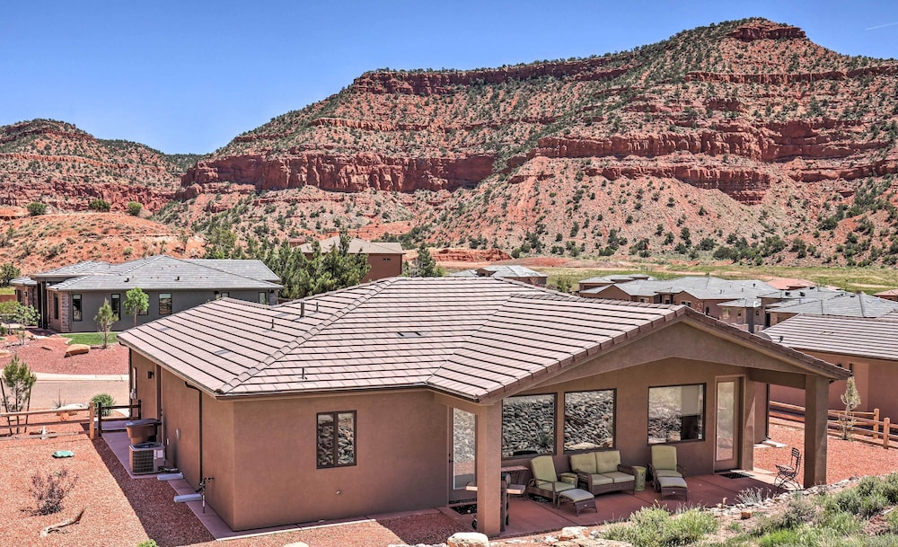 Day Trip To Zion: Home W/ Fire Pit & Pool Access - Utah