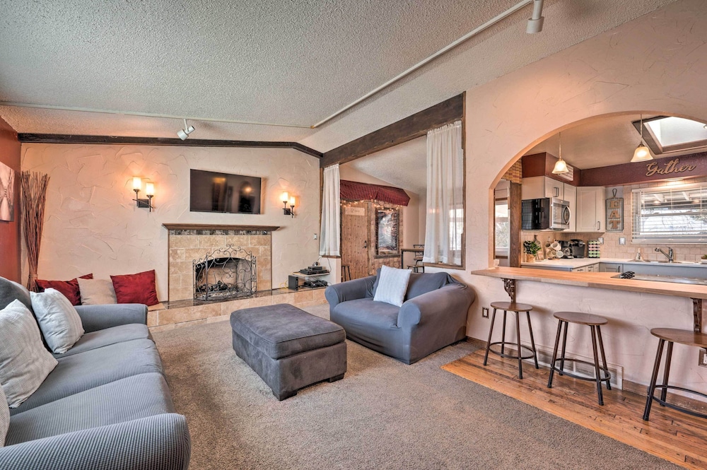 Arvada Home W/ Deck & Game Room Near Olde Town! - Denver, CO