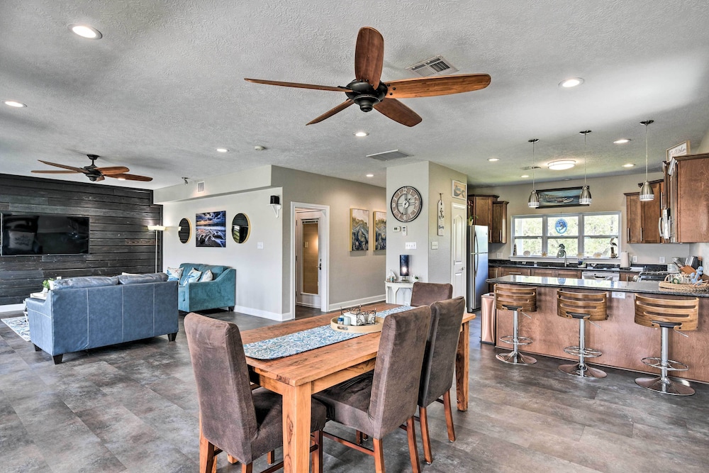 Secluded Seabrook Waterfront Home W/ Patio! - Seabrook, TX