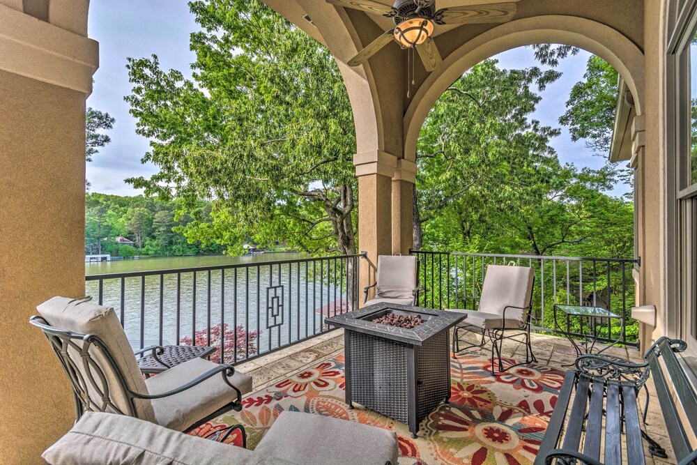 Private Dock + Water Views: Hot Springs Abode! - Hot Springs, AR