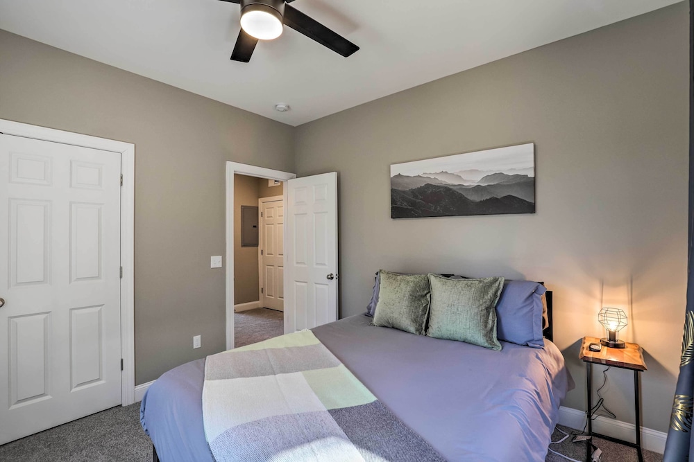 Charming Retreat W/ Mtn Views: Walkable Location! - Asheville, NC