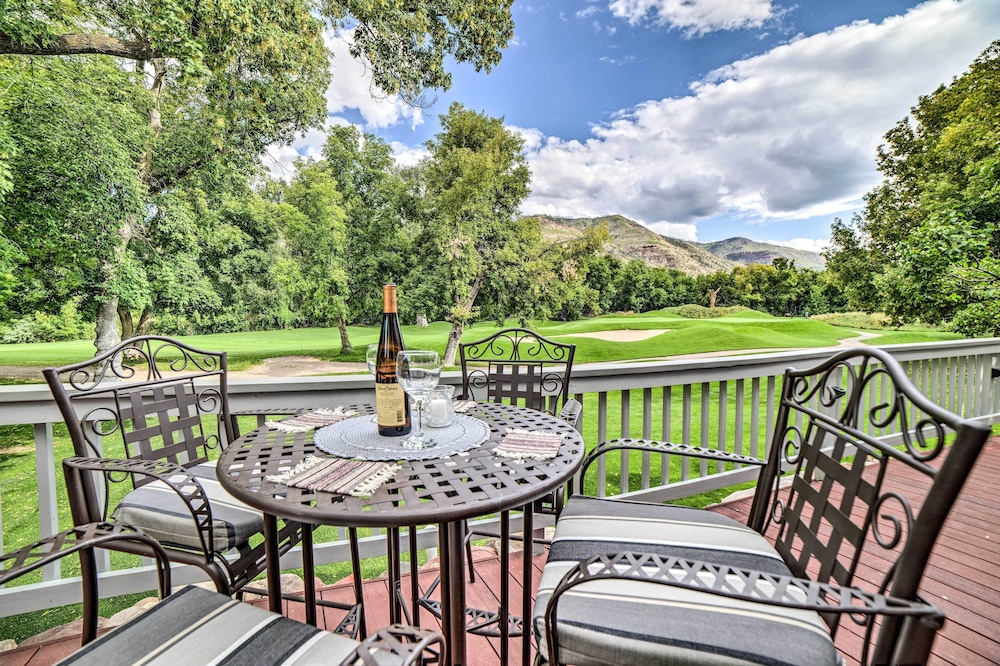 Modern Dalton Ranch Golf Club Home W/ Mtn View - Colorado