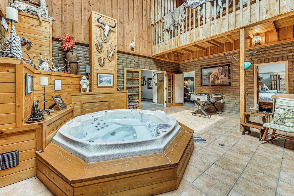 Spacious Alto House On 8 Private Acres W/ Hot Tub! - Ruidoso, NM