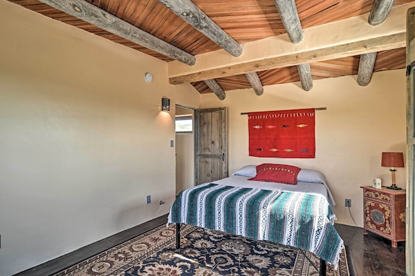 Secluded San Ysidro House W/ Desert Views! - San Ysidro, NM