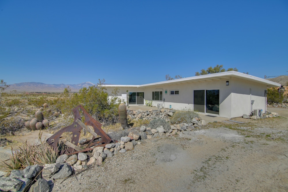 Patio & Views: Eccentric Desert Hot Springs Home - Joshua Tree National Park
