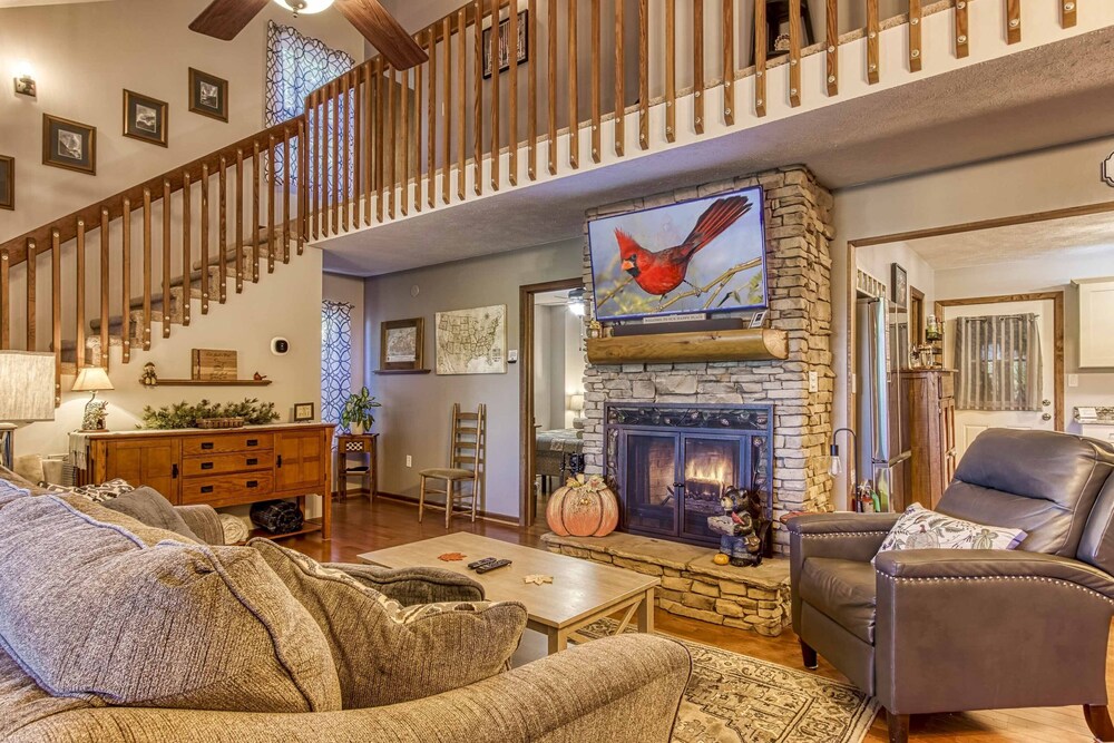 Cozy Cabin W/ Mountain Views Near Skylift Park! - Gatlinburg, TN