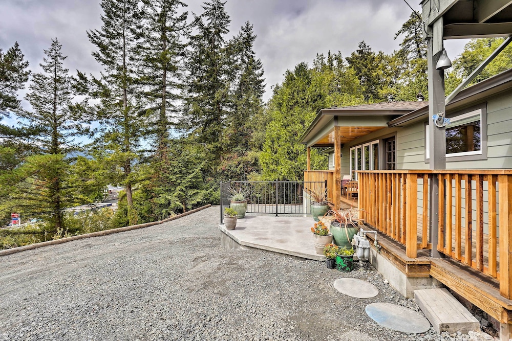 'Coastal Soul' Arcata Area California Home - Blue Lake, CA