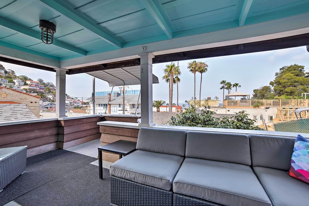 Walk To Beach: Catalina Gem W/ Deck! - Avalon, CA