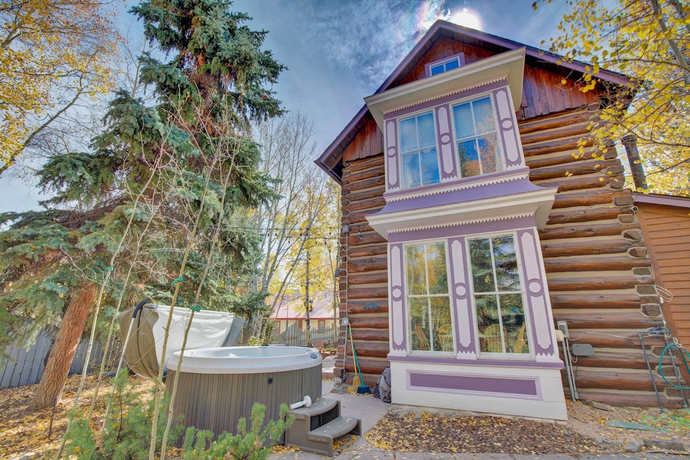 Historic Breck Cabin W/ Hot Tub: Walk To Main St! - Breckenridge, CO