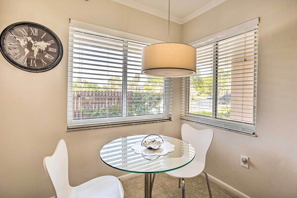 Jupiter Condo W/ Pool Access, Walk To Beach! - Jupiter Island, FL
