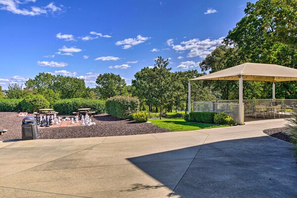 Indoor Pool! Pointe Royale Resort Condo In Branson - Branson, MO