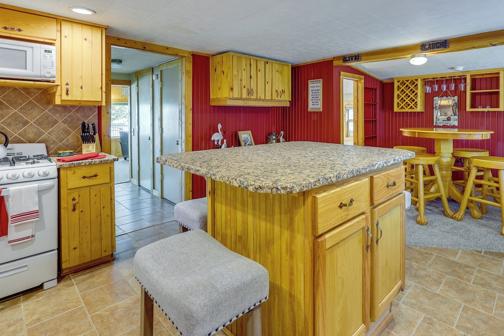 2 Boat Docks: Grand Lake Waterfront Home - Grove