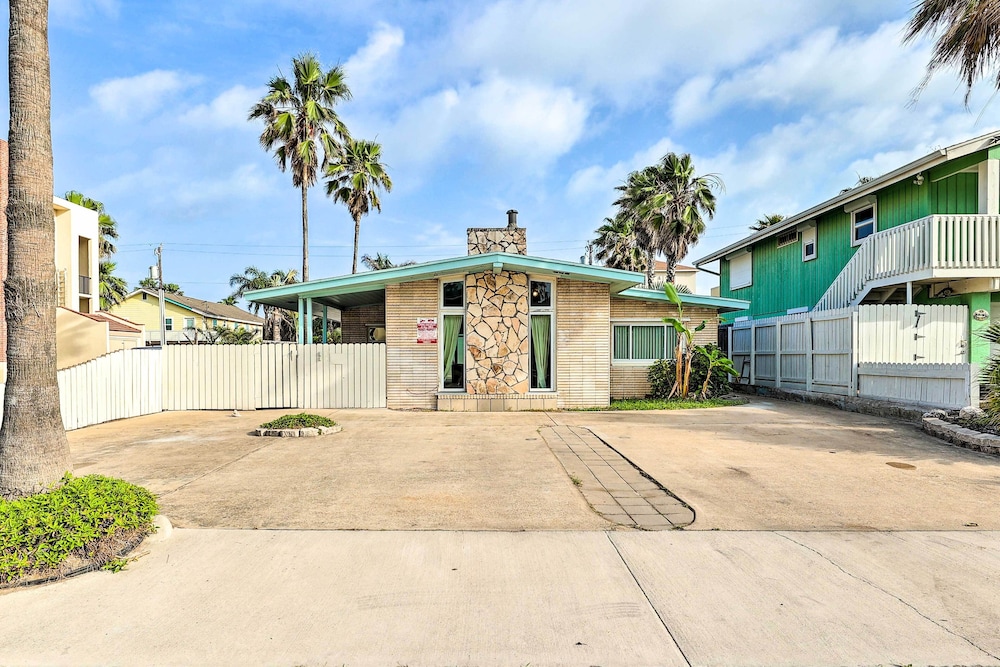 South Padre Island Vacation Rental: Steps To Beach - South Padre Island