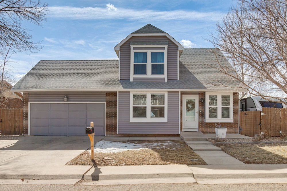 6 Mi To Dtwn: Arvada Home W/ Hot Tub & Yard - Lakewood, CO