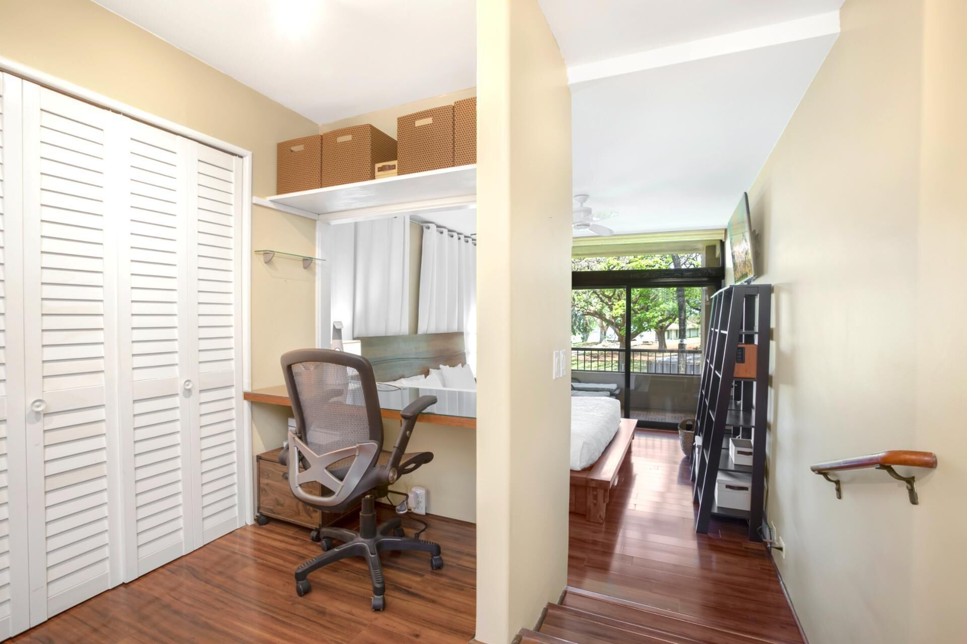 Apartamento em Condomínio Fechado, 2 quartos, varanda, vista parcial para o oceano (KRO-Q202) | Sala de estar