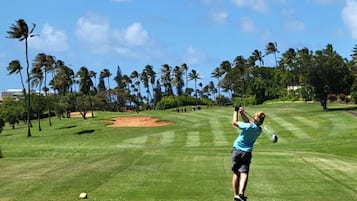 Apartamento em Condomínio Fechado, lanai (alpendre havaiano), vista parcial para o oceano (KRO-L201) | Fachada do alojamento