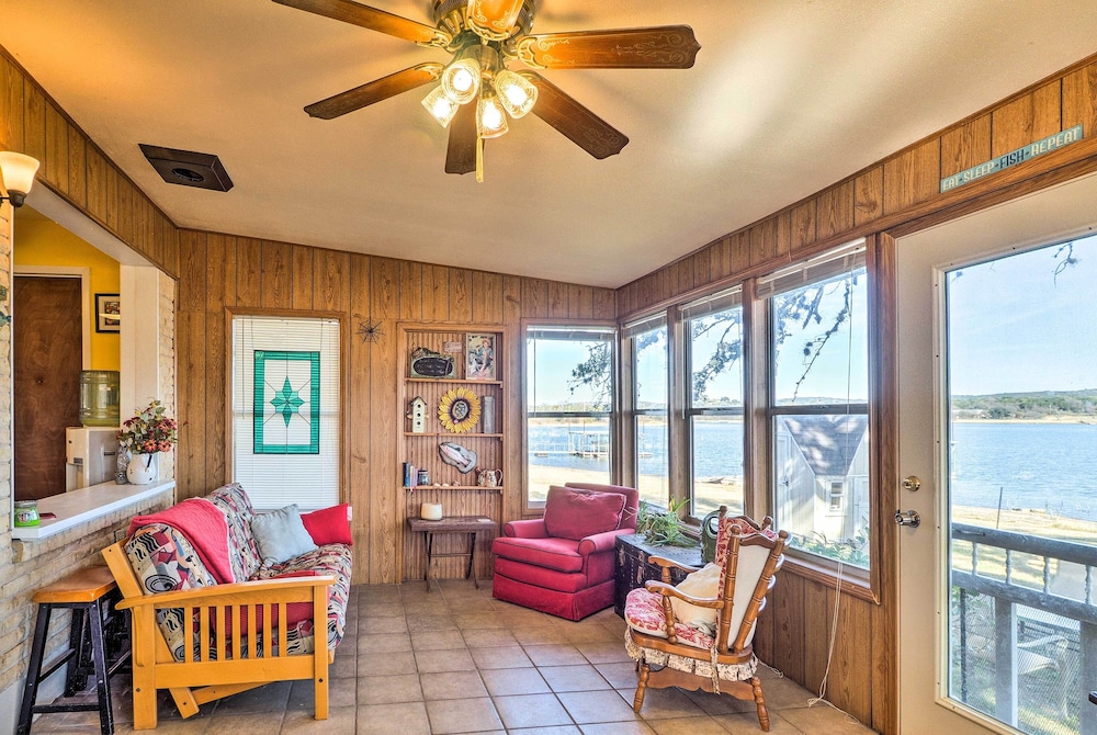 Tow Retreat On Lake Buchanan W/ Dock & Kayaks! - Lake Buchanan, TX