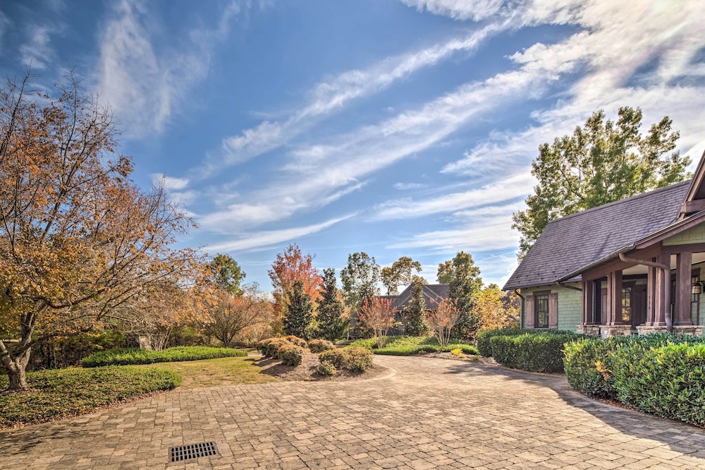 Pool & Mountain Views: Stunning Mill Spring Home! - Hendersonville, NC