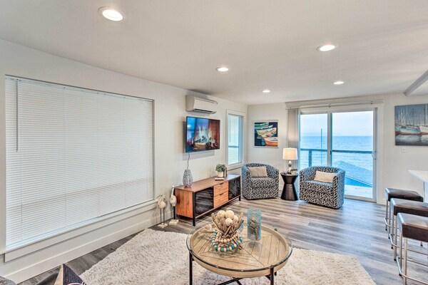 Tacoma 'Dash Point Beach Cabin' W/ Balcony! - Ruston, WA