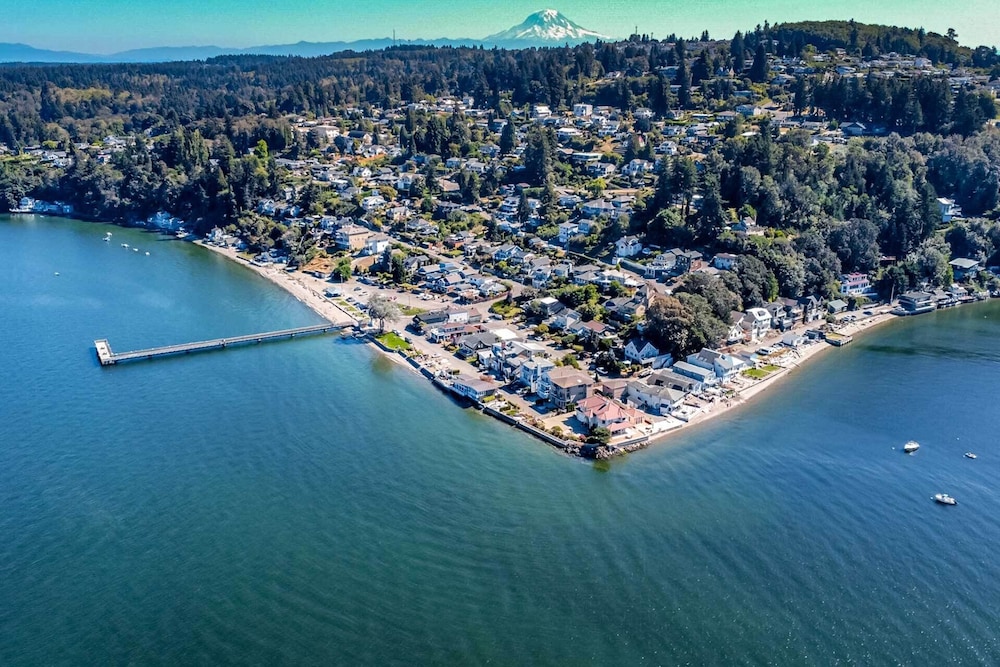Tacoma 'Dash Point Beach Cabin' W/ Balcony! - Puyallup, WA