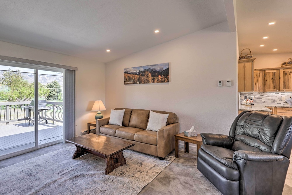 Picturesque Palisade Home: Mt Garfield Views! - Palisade, CO