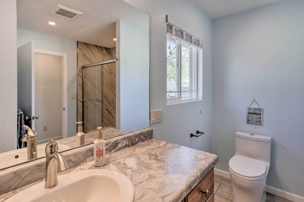 Picturesque Palisade Home: Mt Garfield Views! - Palisade, CO