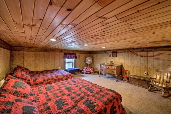 'The Bovard Lodge' Rustic Cabin Near Ohio River! - Ghent, KY