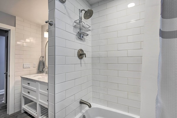 모던 미들타운 리트리트, 다운타운까지 분 거리! - 미들타운