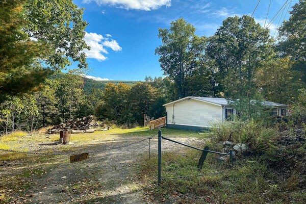 Port Jervis Home ~ 8 Acres W/ Mountain View! - Port Jervis, NY