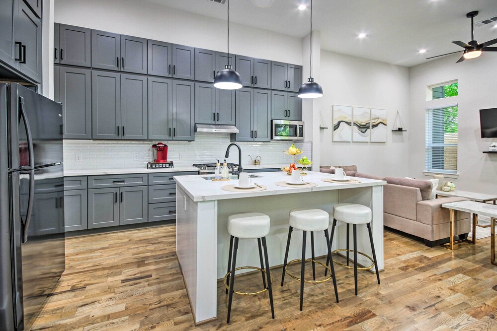 Modern Home W/ Yard: 2 Mi To Downtown Houston! - Houston, TX