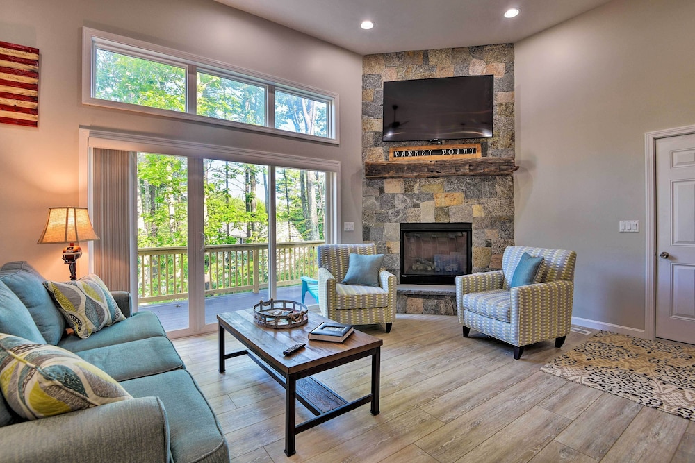 Covered Deck, Grill & Game Room: Gilford House! - New Hampshire (State)