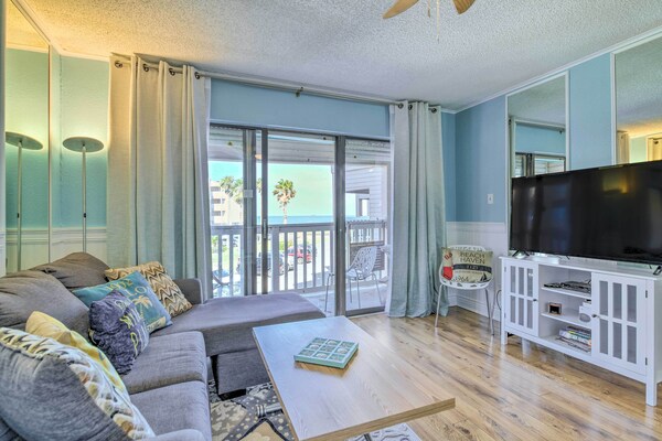 Beachside Corpus Christi Condo W/ Amenities! - Texas State Aquarium, Corpus Christi