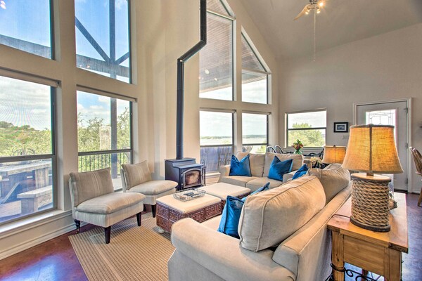 Waterfront Home W/ Boat Dock On Lake Granbury! - Granbury, TX