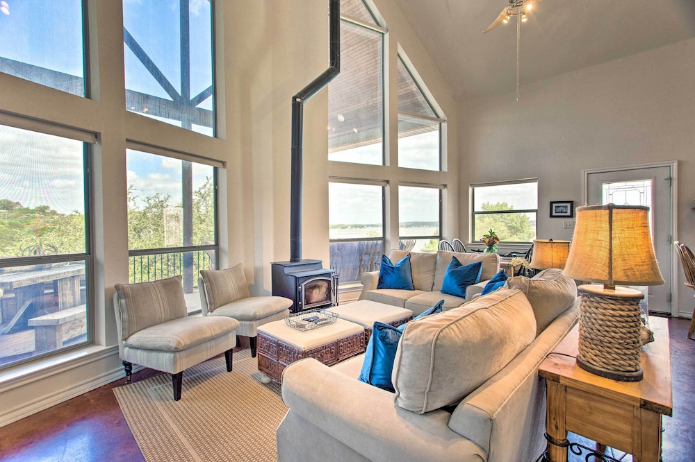 Waterfront Home W/ Boat Dock On Lake Granbury! - Lake Granbury, Granbury