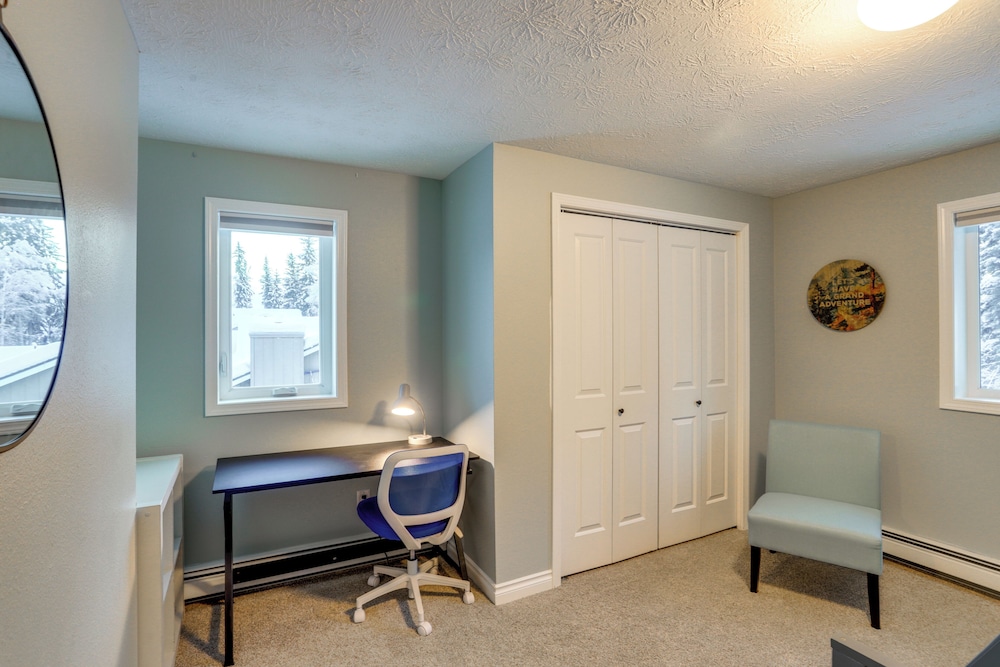 'Northern Bliss' Modern Mtn-view Home In Fairbanks - Fairbanks, AK