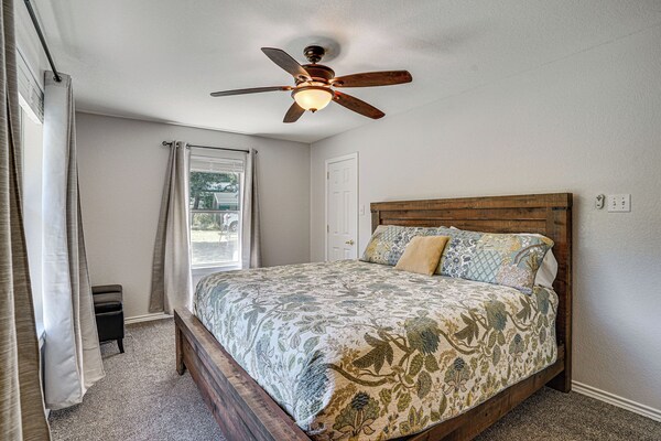 Granbury Cottage, Steps To Lake & Dock! - Granbury, TX