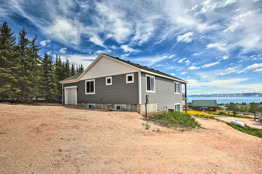 Lake-view Escape W/ Private Beach Resort Access! - Bear Lake