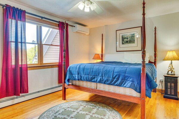 Deck For Entertaining: Belmont Group Getaway - Laconia, NH