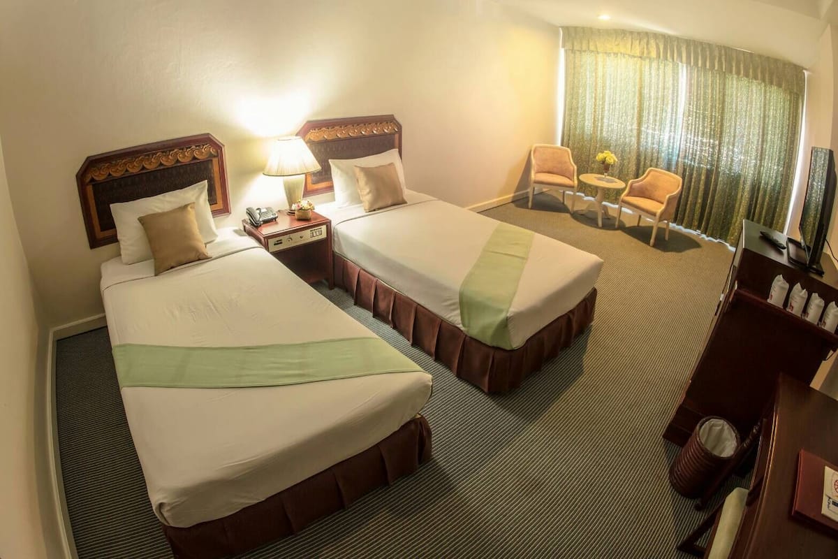 Quarto luxo | 1 quarto, escrivaninha, cortinas blackout, Wi-Fi de cortesia