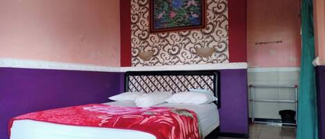 Quarto Duplo Standard | Secretária, Wi-fi grátis, roupa de cama fornecida