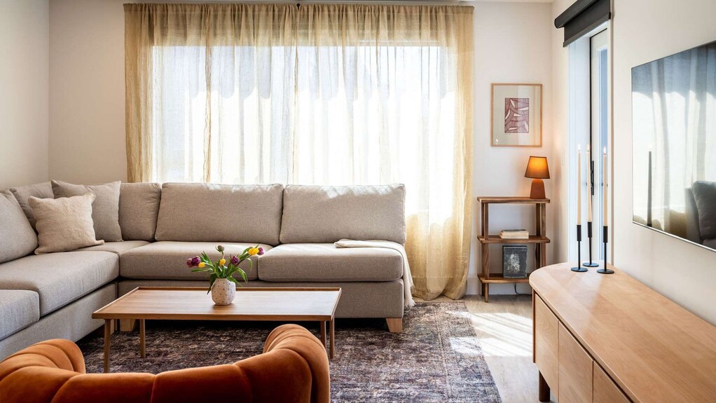 Revelstoke - Condo With Hot Tub-sea Eagles Landing - Alberta