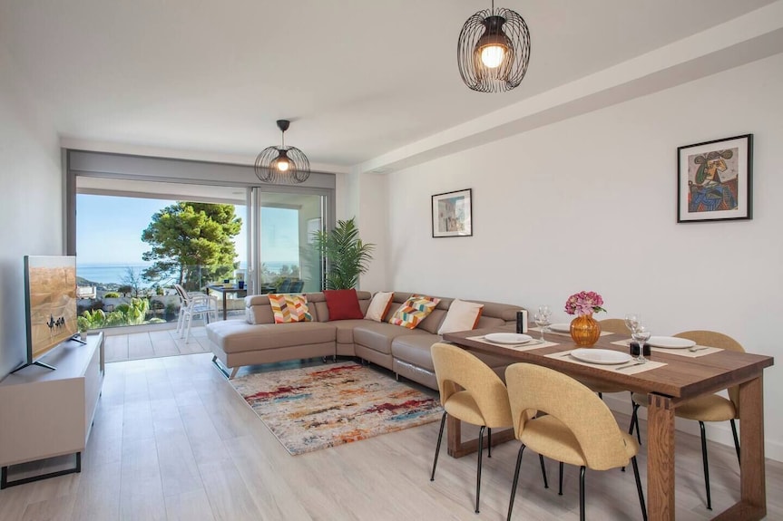 Modern New Apartment In The Heart Of Mijas Pueblo. The Apartment Offers Beautiful Views Of The Coast And The Surrounding Mountains, Creating A Relaxing Atmosphere. - Mijas