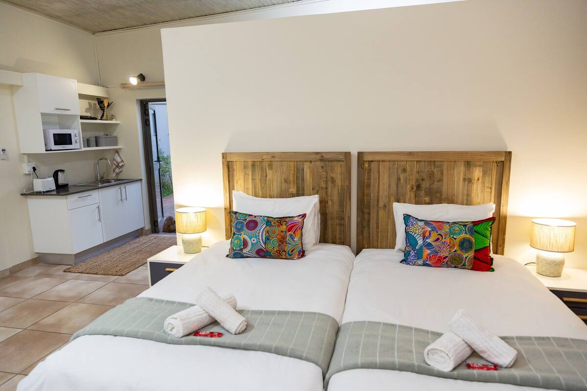 Estúdio Superior | 1 quarto, com decoração personalizada, com mobília individualizada