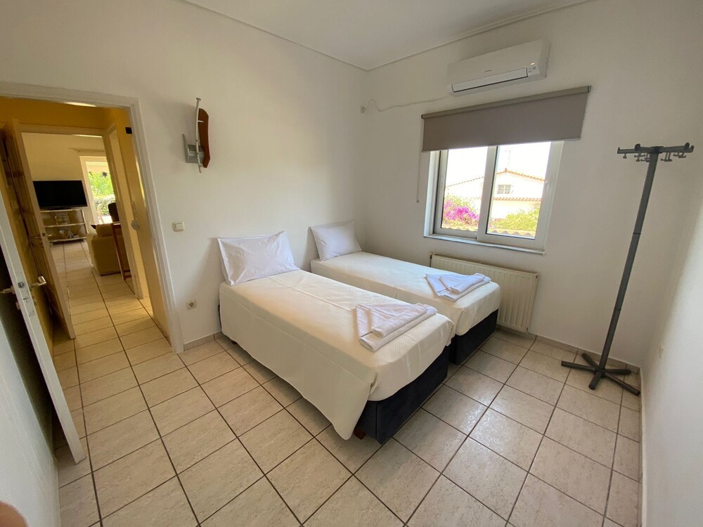 Two-Bedroom Villa Reina with Private Outdoor Pool on Vouliagmeni Hill ...