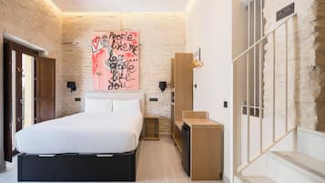 Suite Deluxe, Vista para a cidade | 1 quarto, lençóis de algodão egípcio, roupa de alta qualidade