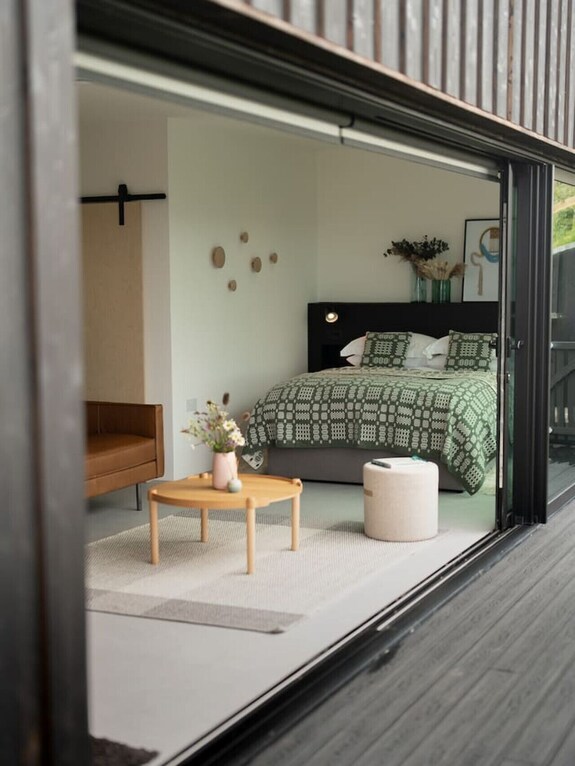 The Hide · Subterranean Studio With Panoramic Costal Views - Solva