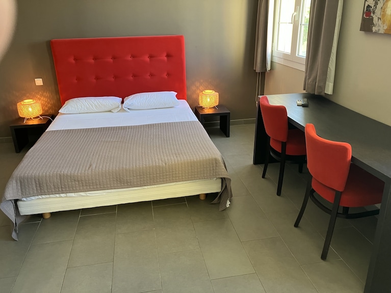 Grande Chambre Située Au Centre D'un Pittoresque Port De Pêche ; - Cap Corse