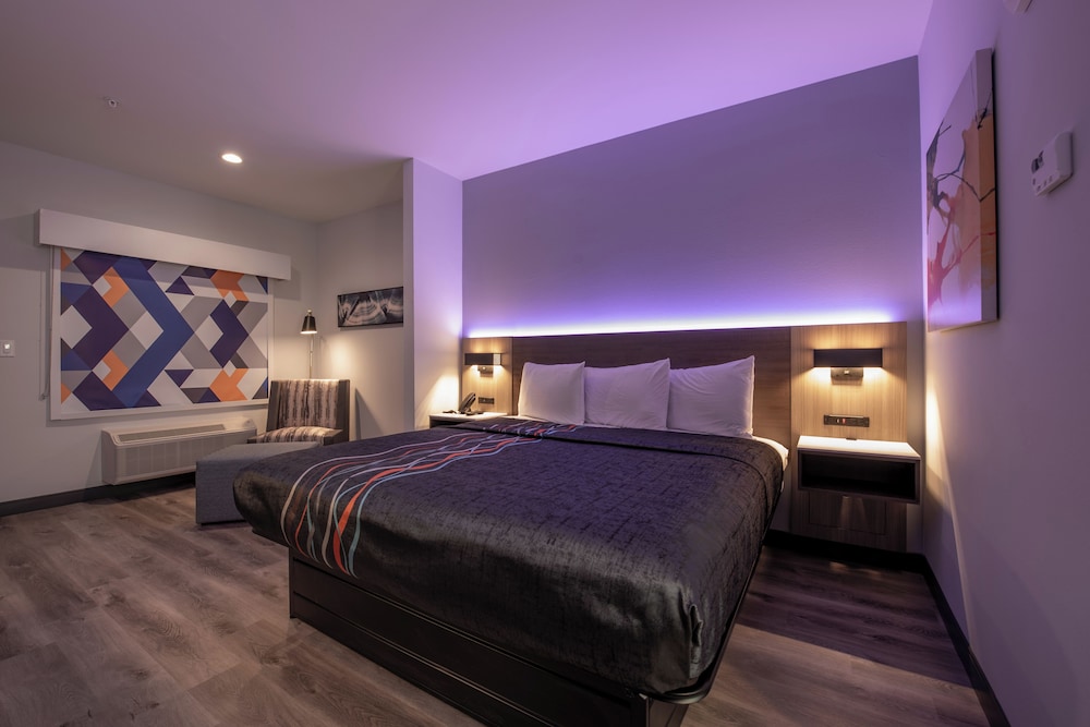 Express Inn & Suites - Bellaire, TX