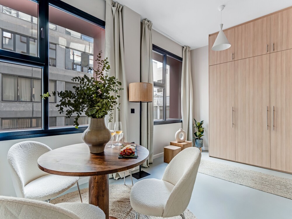 Sanders Port - Adorablestudio Near Piraeus Port Reviews, Deals & Photos ...