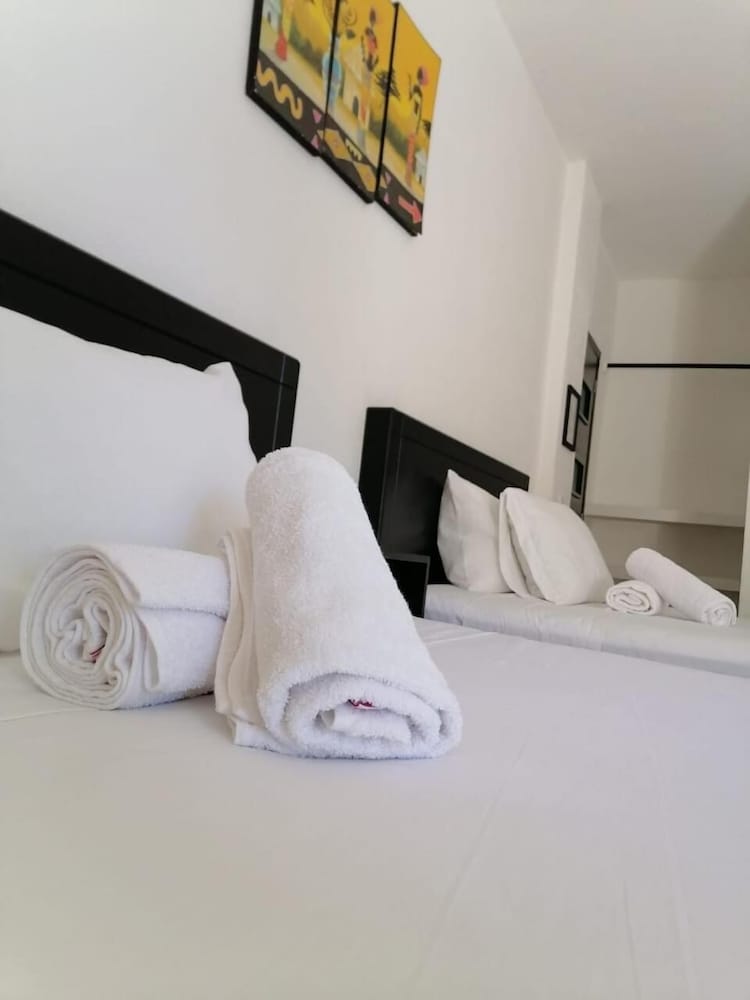 Room In Guest Room - Standard Queen Room Two Beds N01 - Puerto Escondido